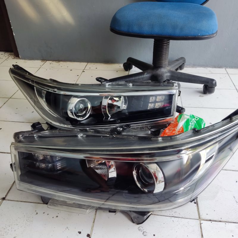 Jual Headlamp lampu depan innova venturer led 2017 2019 2020 | Shopee ...