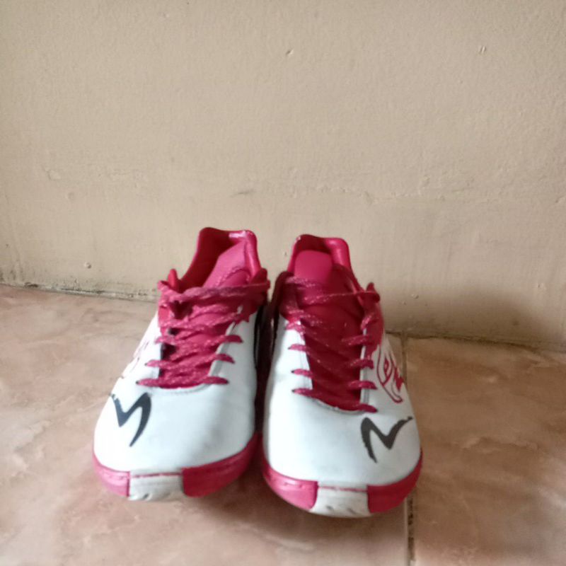Jual sepatu futsal Garuda attack | Shopee Indonesia