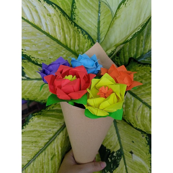 Jual BUKET BUNGA KERTAS ORIGAMI MAWAR (baca deskripsi) | Shopee Indonesia