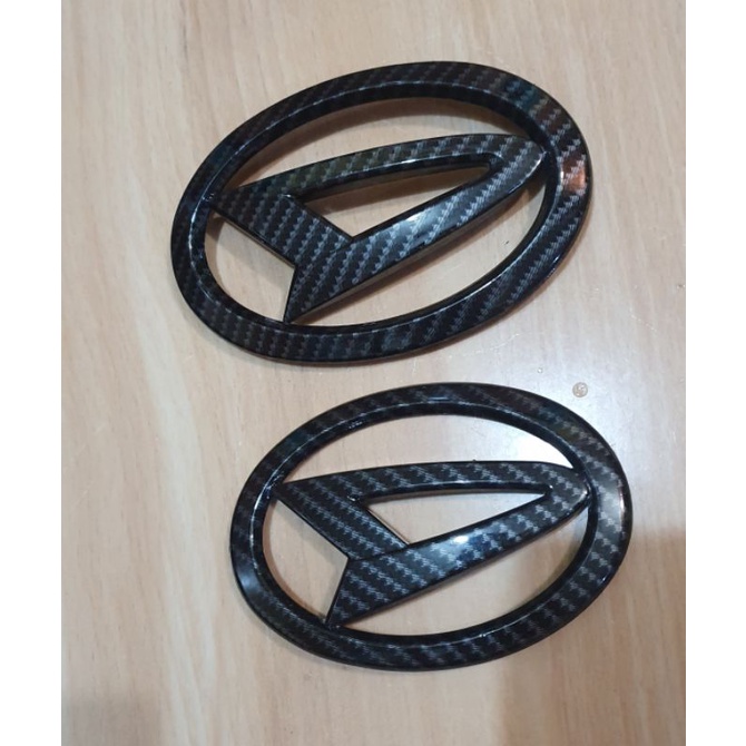 Jual EMBLEM LOGO LAMBANG DAIHATSU ROCKY CARBON | Shopee Indonesia