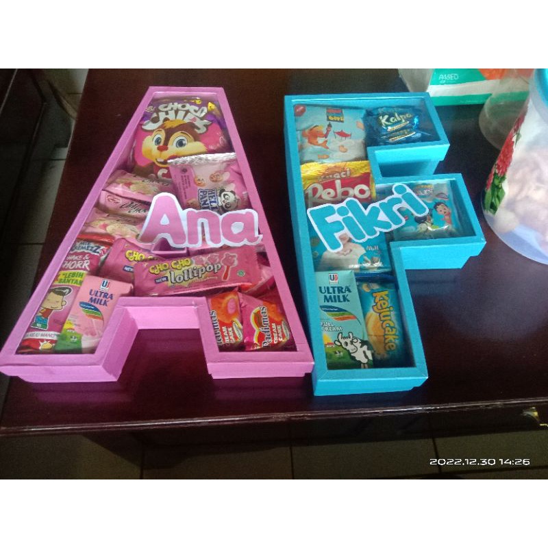 Jual SNACK BOX LETTER HURUF free nama/ bisa dibuka tutup. | Shopee ...