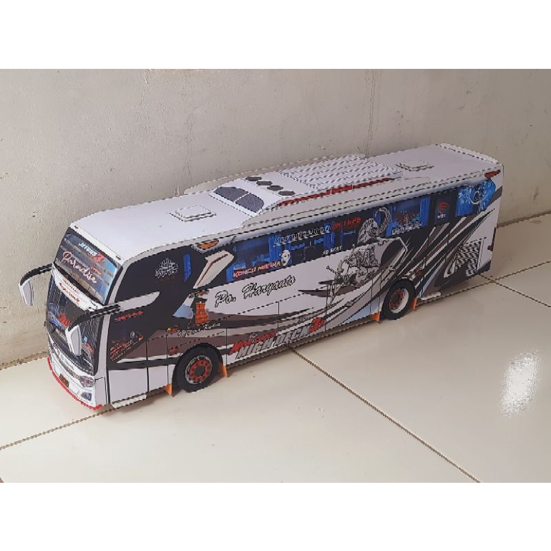 Jual Miniatur bus AKAP PO Haryanto paradise reborn full acc | Shopee ...