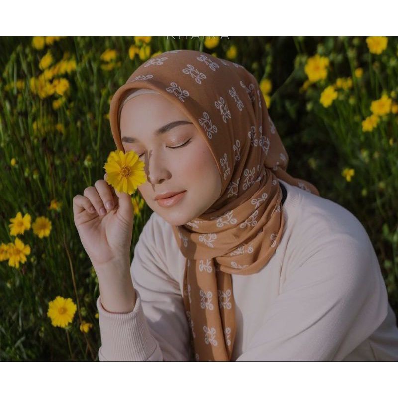 Jual Jilbab Elzatta Segiempat Hijab Motif Monogram Dan Elzatta Kerudung ...