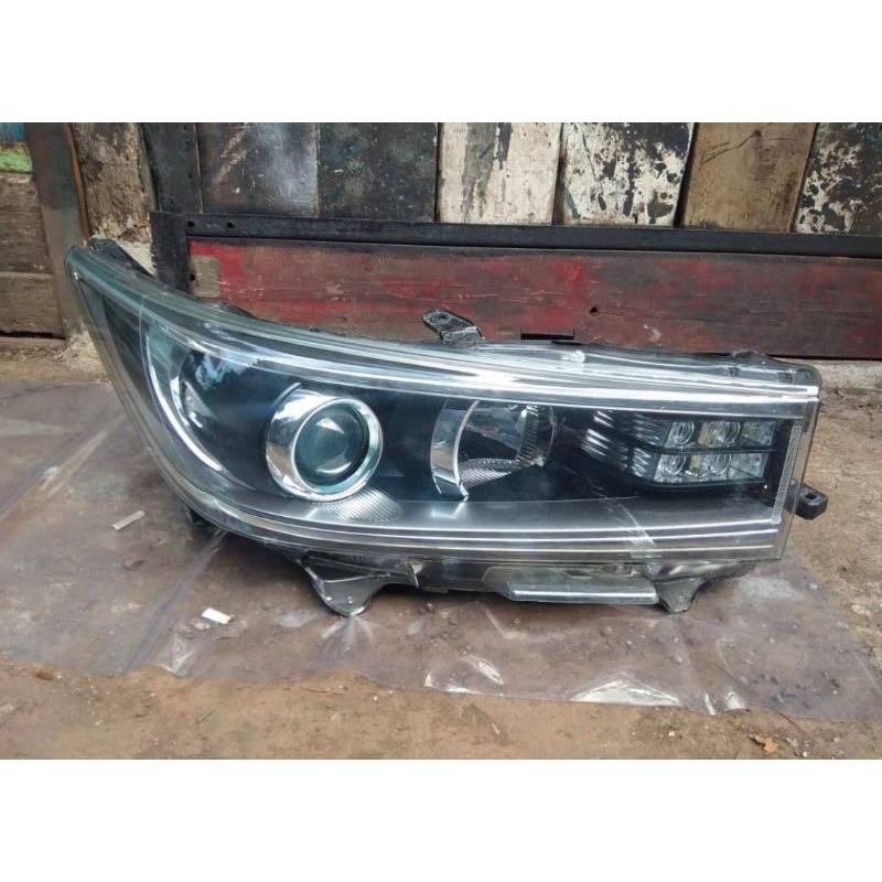 Jual Headlamp Lampu Depan Toyota Innova Reborn tipe Q 2016 2017 2018 ...