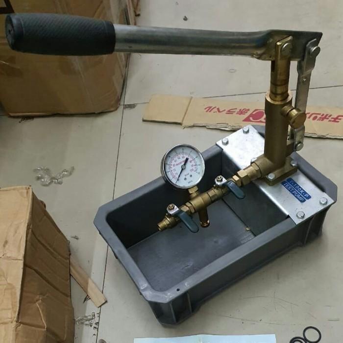 Jual Alat Tes Tekanan Pipa Air 100 K . Test Pump Manual Kyowa Model 12 ...