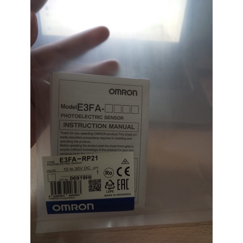 Jual Photoelectric Sensor OMRON E3FA-RP21 PNP 4m Sensing 10-30V DC ...
