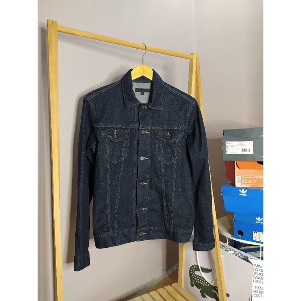Jual uniqlo trucker jeans trucker jacket uniqlo | Shopee Indonesia