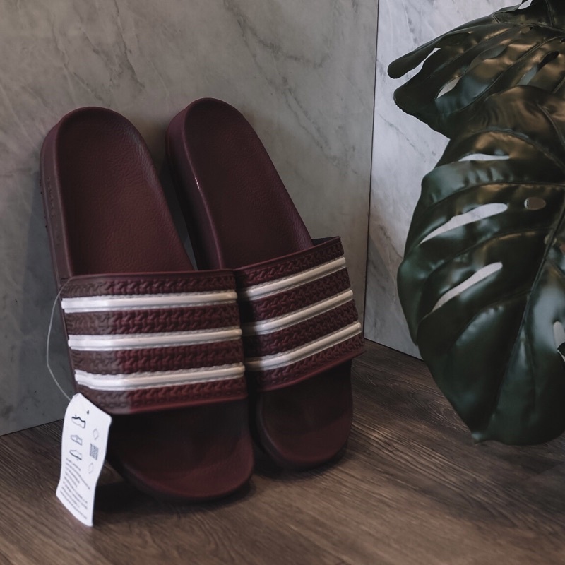 Jual Adidas Adilette Slides Maroon White | Shopee Indonesia