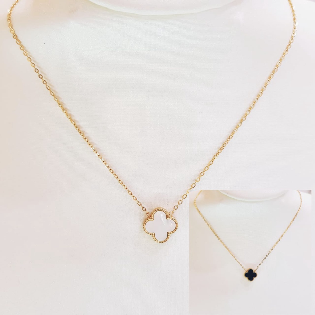 Jual Kalung titanium clover pearl (bisa di bolak-balik hitam putih ...