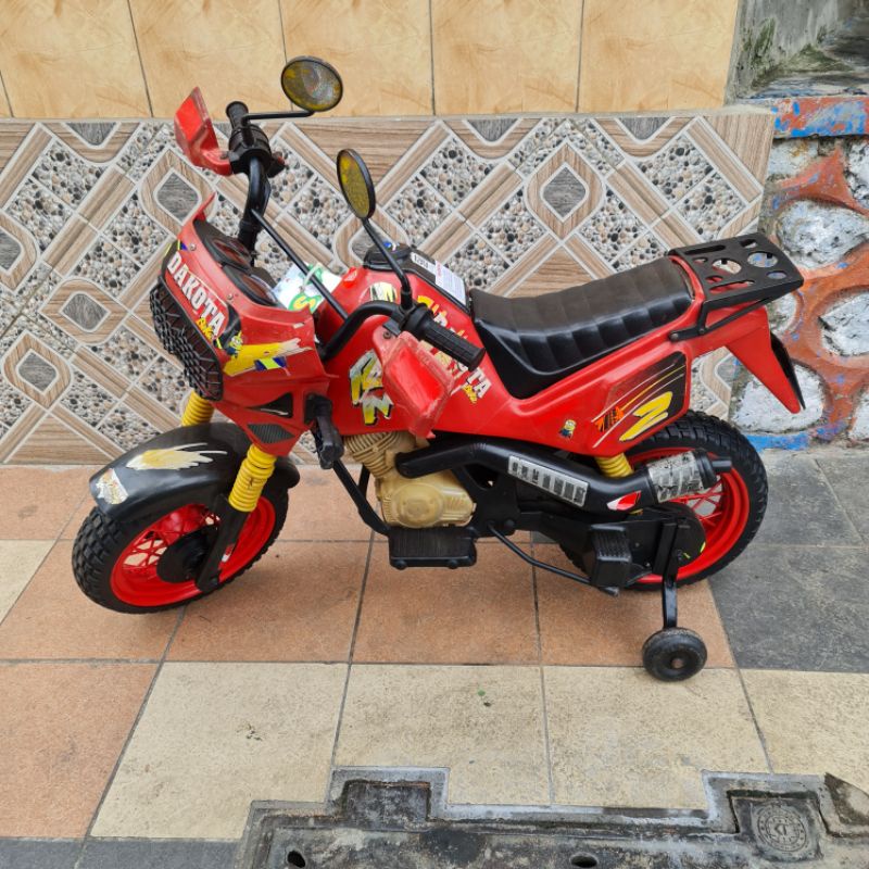 Jual Sepeda Motor Aki Listrik Dakota Jadul Baterai Aki 12 V 7.5 AH ...