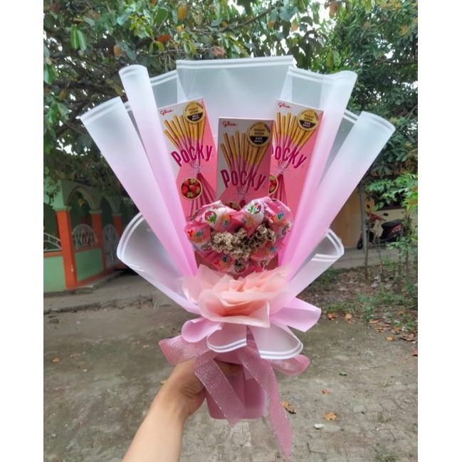 Jual bucket pocki love yupi/buket Pinki/bucket jajan viral/bucket ...