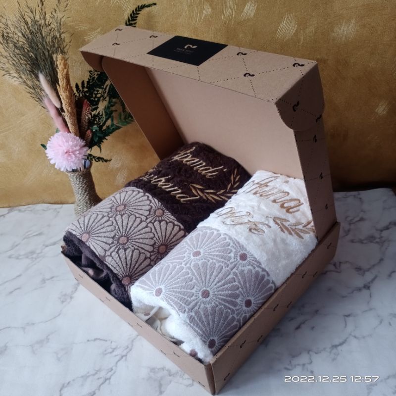 Jual Handuk Couple Wedding Design Handuk Bordir Nama Handuk seserahan ...