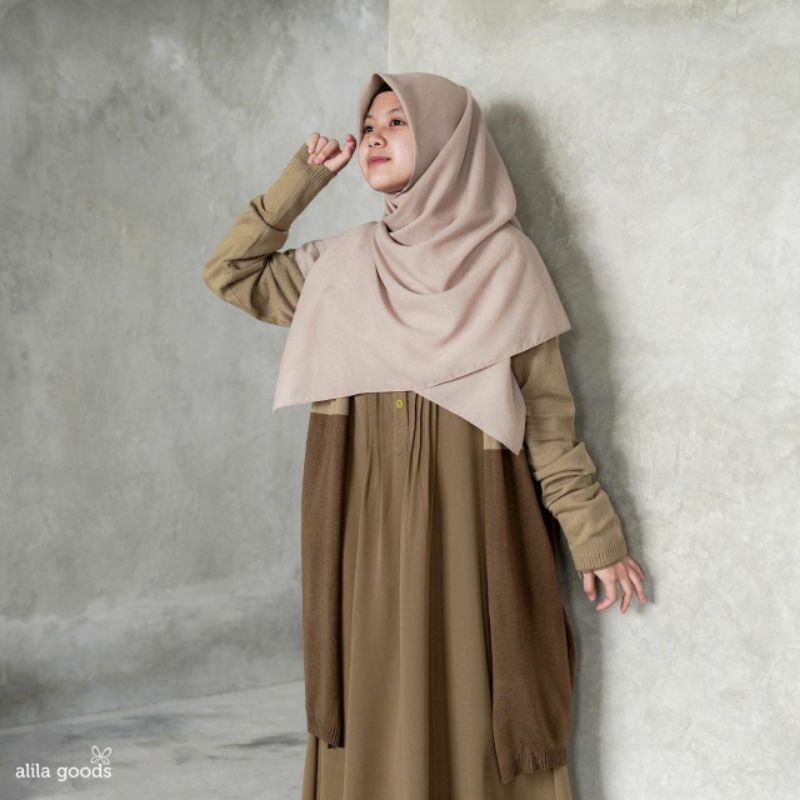 Jual NEW ARRIVAL OUTER RAJUT TWO TONE BY HIJAB ALILA | OUTER RAJUT ...