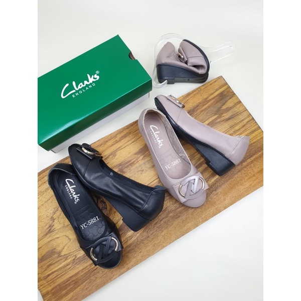 Jual Sepatu kulit clarks pollux low wedge 4cm 5881 | Shopee Indonesia