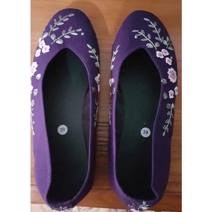 Jual Sepatu Bordir Flat Ungu Motif Bunga Rambat | Shopee Indonesia