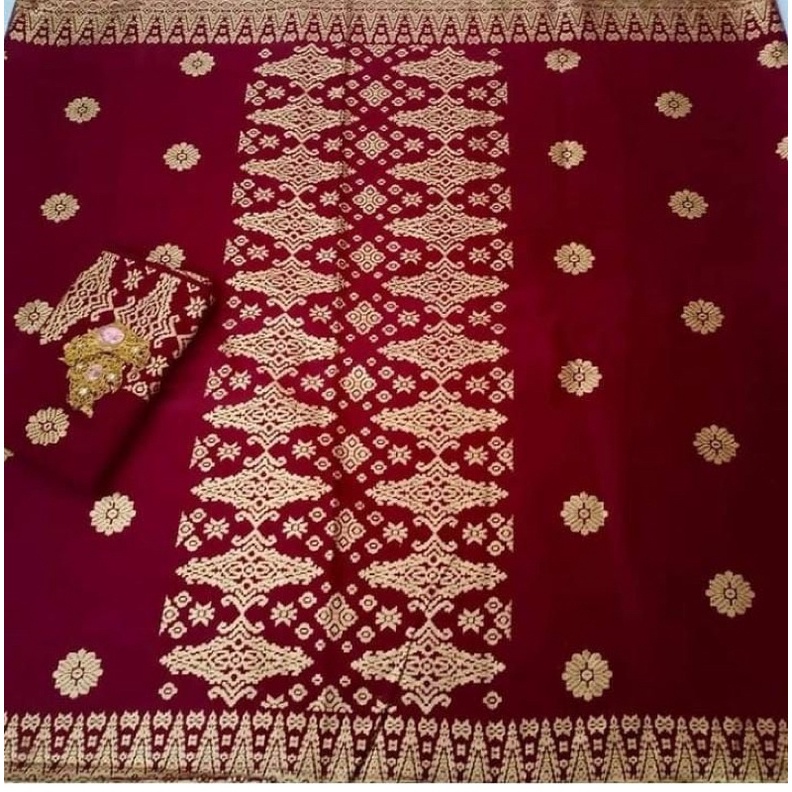 Jual KAIN BATIK PRADA WARNA MERAH MAROON KAIN KATUN HALUS 2x1m | Shopee ...