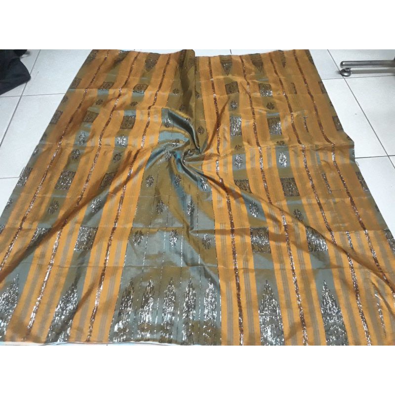 Jual sarung sutra bugis sarung tenun sengkang khas bugis | Shopee Indonesia