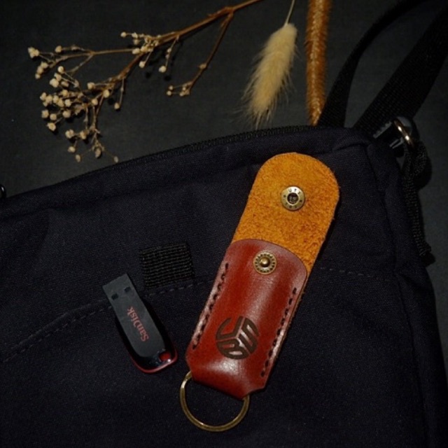 Jual Cover Kulit Flashdisk/Laser/Grafir | Shopee Indonesia