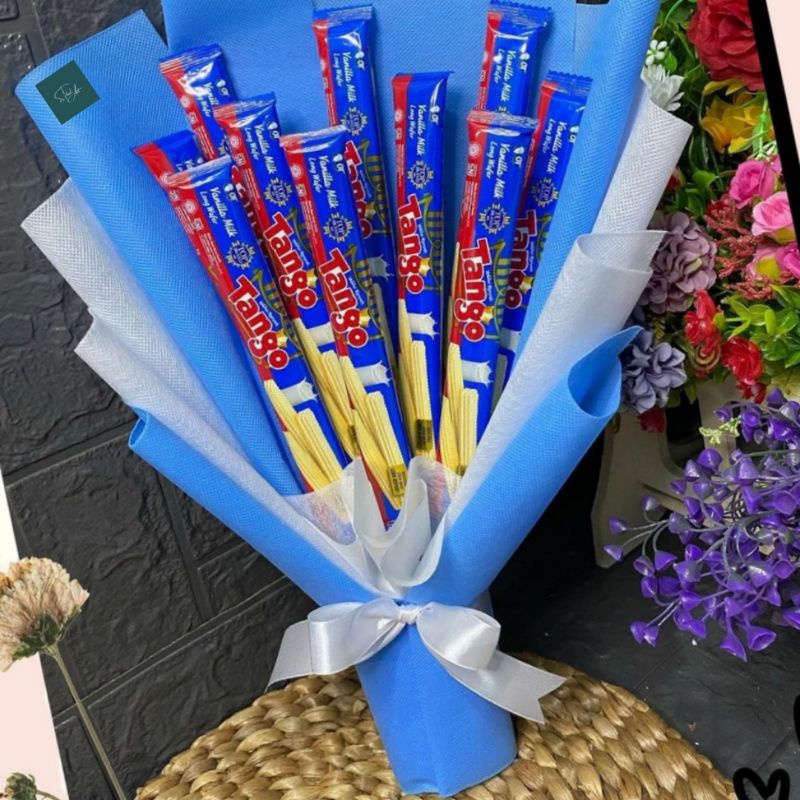 Jual Bucket snack tango, bouquet snack dan minuman custom (snack isi 6 ...