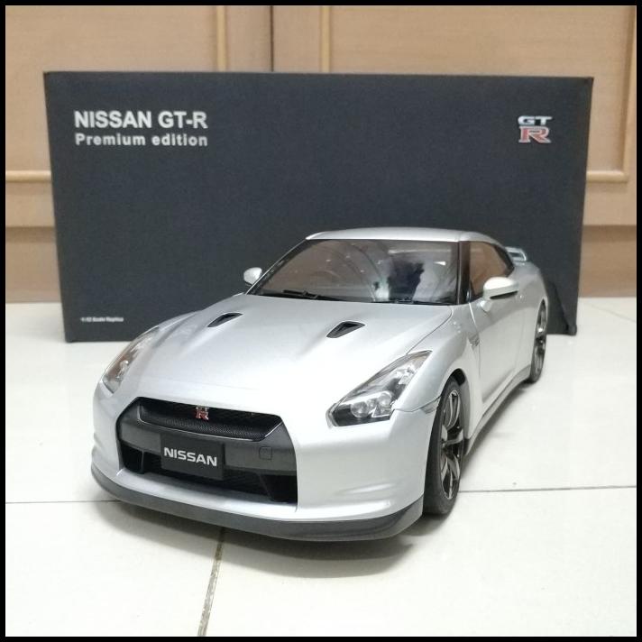 Jual Autoart Signature Nissan Gt-R Premium Edition | Shopee Indonesia