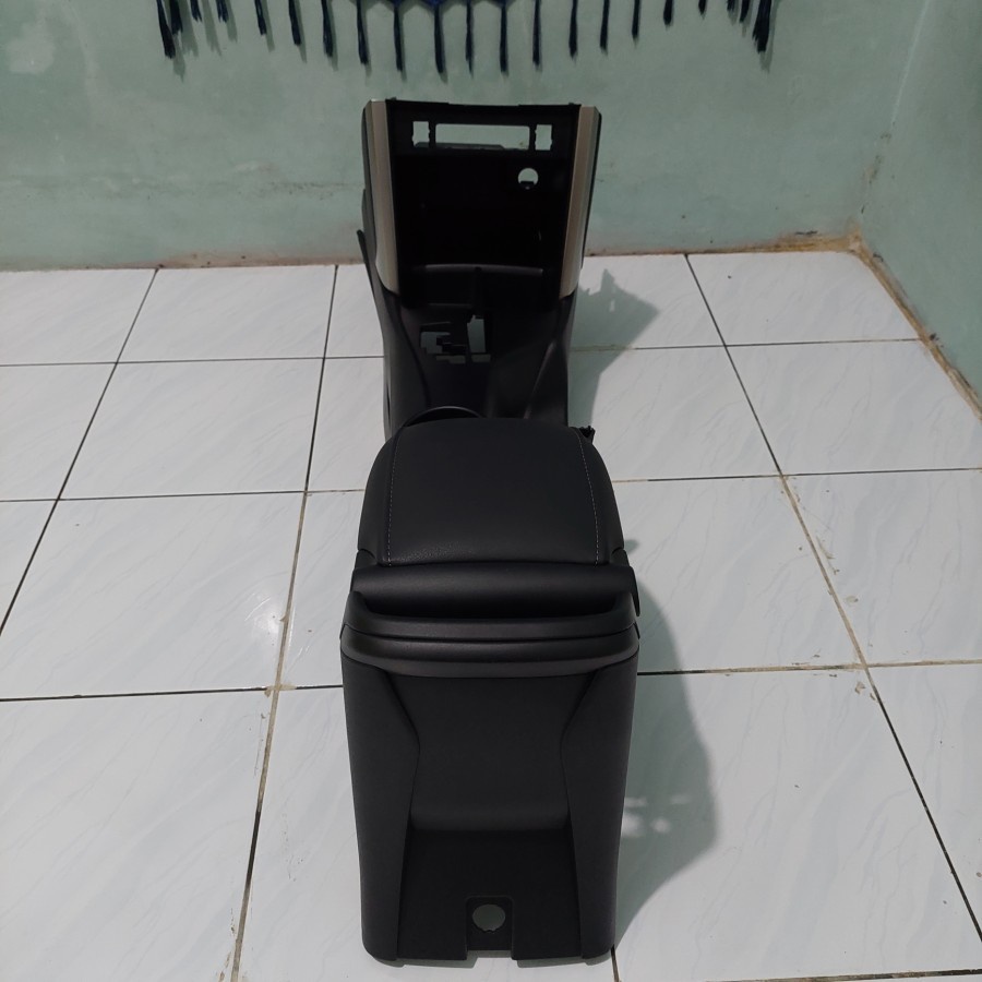 Jual CONSOLE BOX TYPE MATIC INNOVA REBORN 2016 2022 FACELIFT ORIGINAL ...