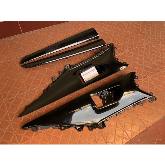 Jual Panel Door trim innova Q Venturer Piano black Original Toyota ...