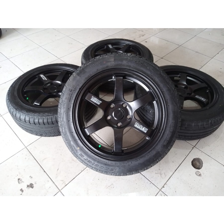 Jual velg pelek mobil racing bekas te 37 ring 17 baut 5x114 + ban 215 ...