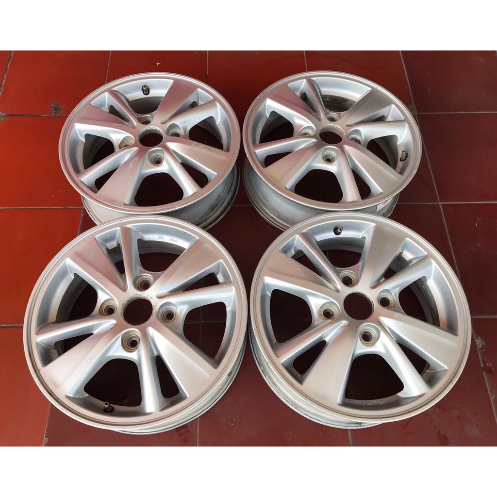 Jual Velg Bekas Ori Copotan Mobil Oem STD AVANZA VELOZ Ring 15 Lebar 5 Hole 4X114,3 ET45 SILVER ...