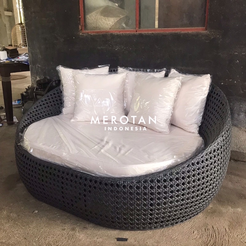 Jual Day Bed Rotan Sintetis / Sofa Bulat/Oval Rotan Sintetis | Shopee ...