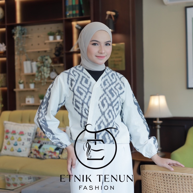 Jual OUTER TENUN NABILA (putih) | Shopee Indonesia