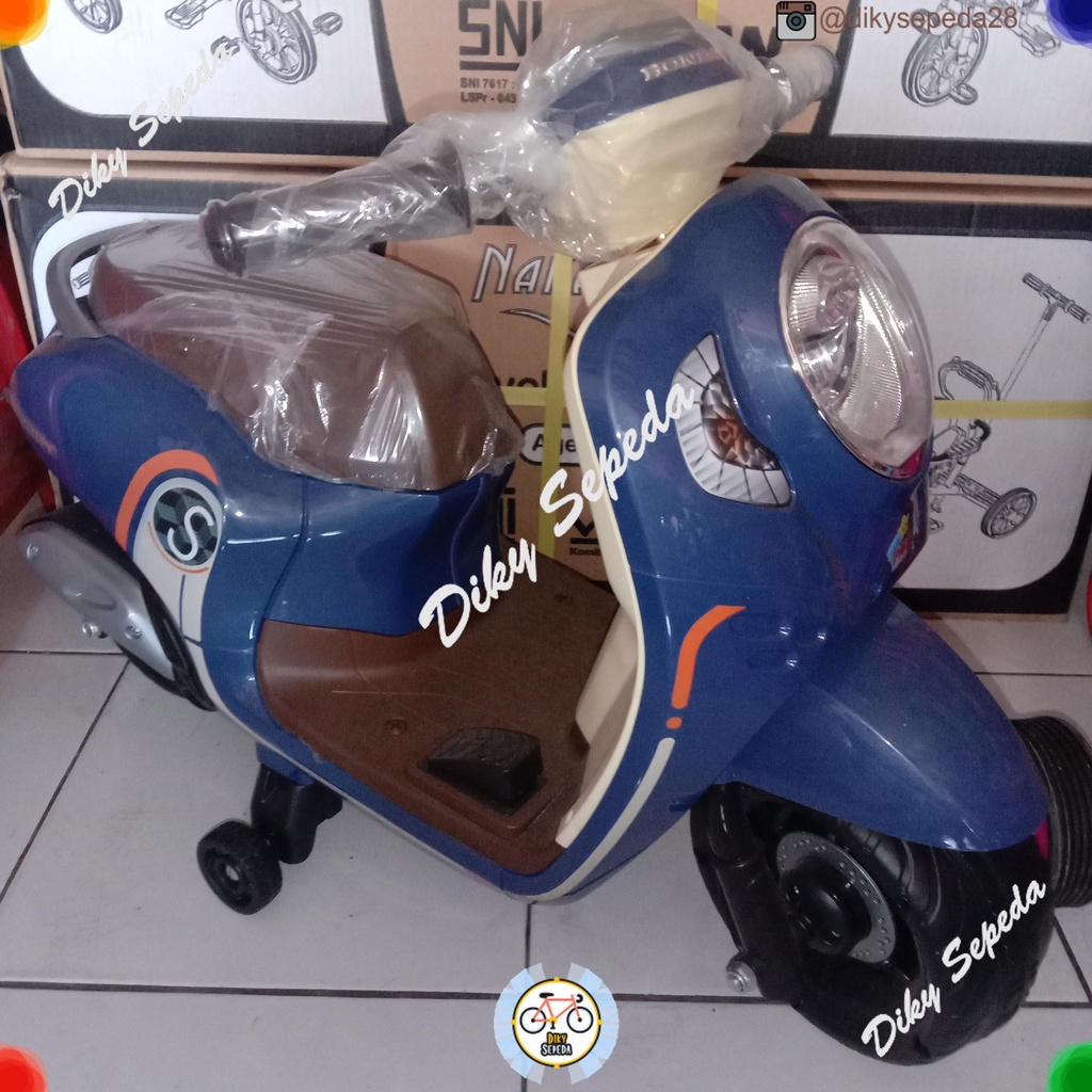 Jual Motor Aki Mainan Anak Honda Scoopy Lisensi Original PMB K611C ...