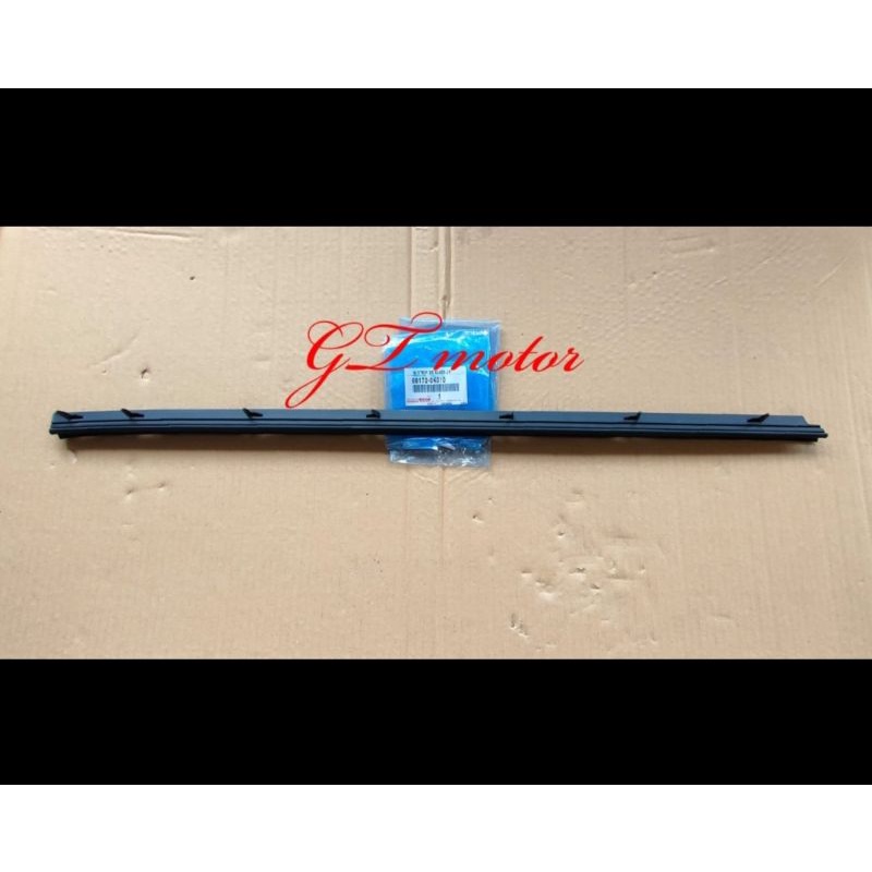Jual 68172-0K010 Weatherstrip Front Door Glass Inner Left Karet List ...