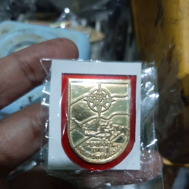 Jual perekat pemersatu bangsa warna emas permanen begron merah | Shopee ...