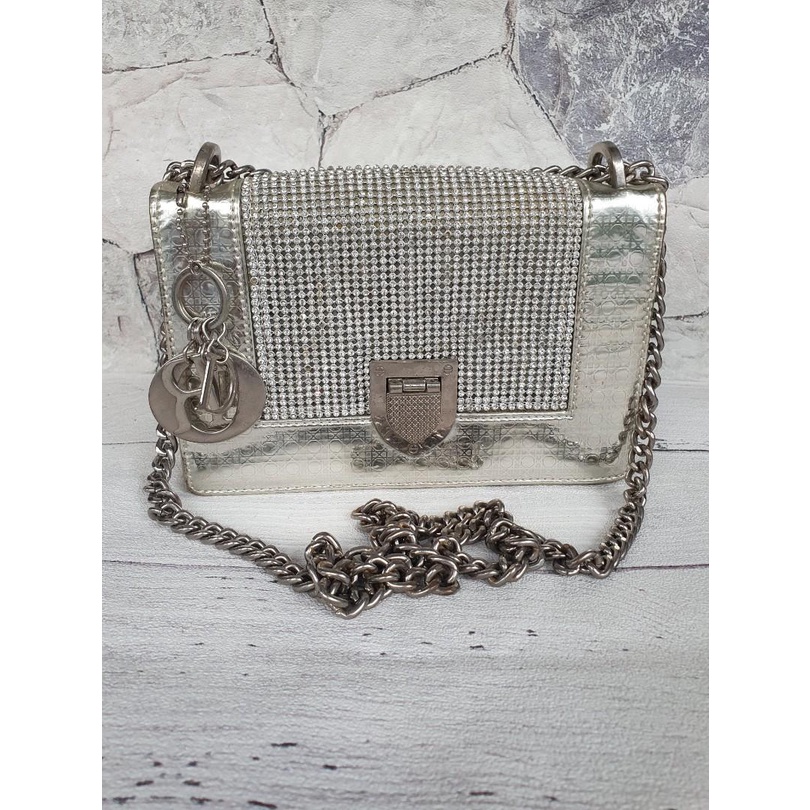Jual CD Diorama Metallic Silver Sling Bag | Shopee Indonesia