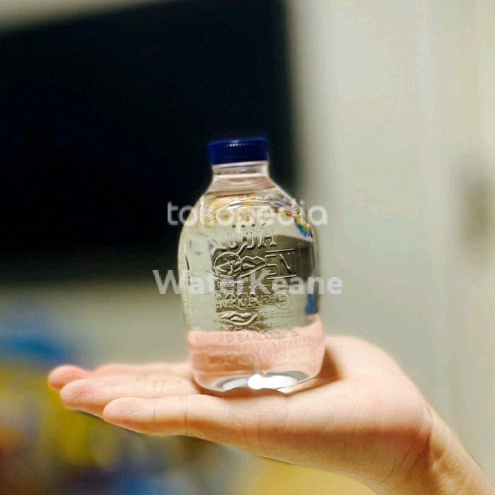 Jual AQUA Mini Air Mineral 220ml x 24 botol (1 dus) | Shopee Indonesia