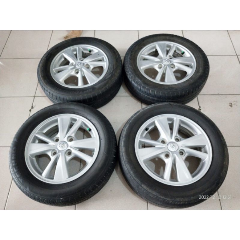 Jual velg Mobil Bekas Ori Copotan avanza Veloz R15 Hole 4x114,3 + Ban ...