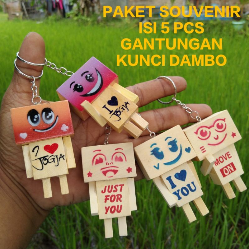 Jual Paket Souvenir isi 5 pcs gantungan kunci kayu dambo motif Jogja Souvenir Malioboro oleh ...