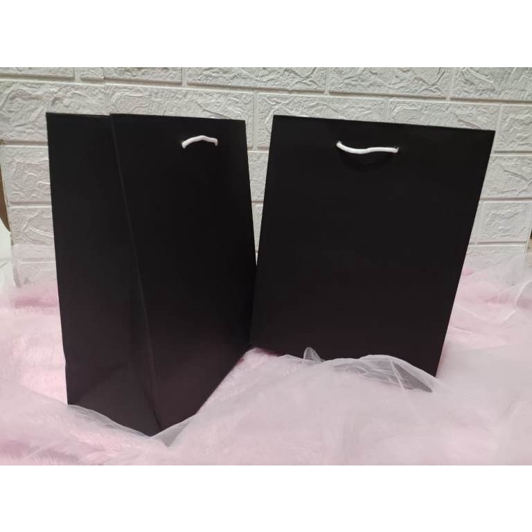 Jual Paper Bag hitam / Tas Kertas Polos Hitam Ukuran 20x25 Goodie Bag | Shopee Indonesia