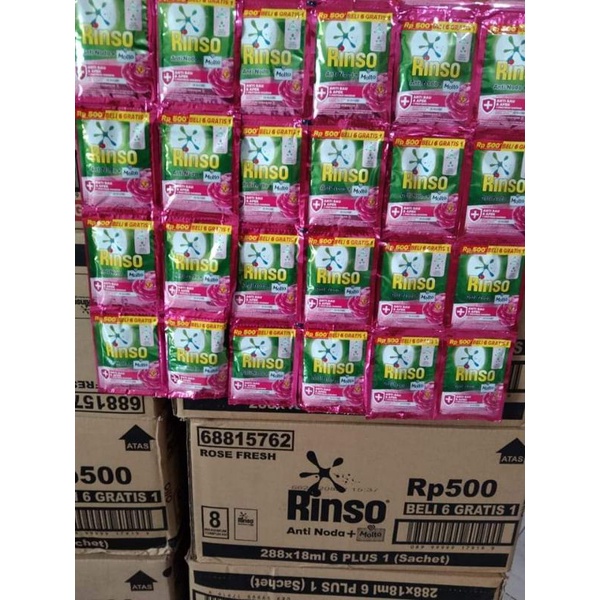 Jual [PROMO] RINSO MOLTO Anti Noda Detergent Cair Sachet 1 Dus isi ...