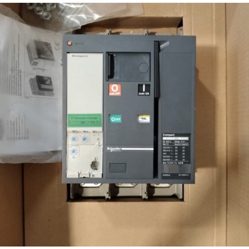 Jual SCHNEIDER MCCB NS1000N 3P 1000A 50kA Motorized 220VAC | Shopee ...