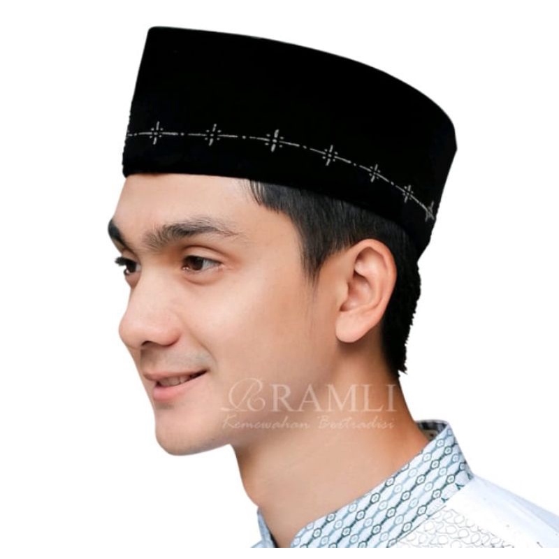 Jual Ramli Kopyah Kopiah Songkok Peci Hitam AC Motif Lukis Century ...
