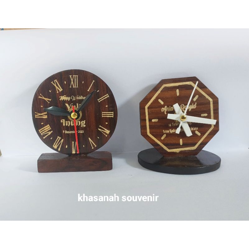 Jual souvenir jam duduk kayu custom sablon nama / logo | Shopee Indonesia