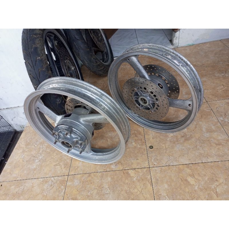 Jual Velg triple disk original yamaha FZR | Shopee Indonesia