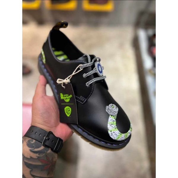 Jual SEPATU DOCMART DR MARTENS 1461 x BEETLEJUICE WARNER BROS EDITION ...