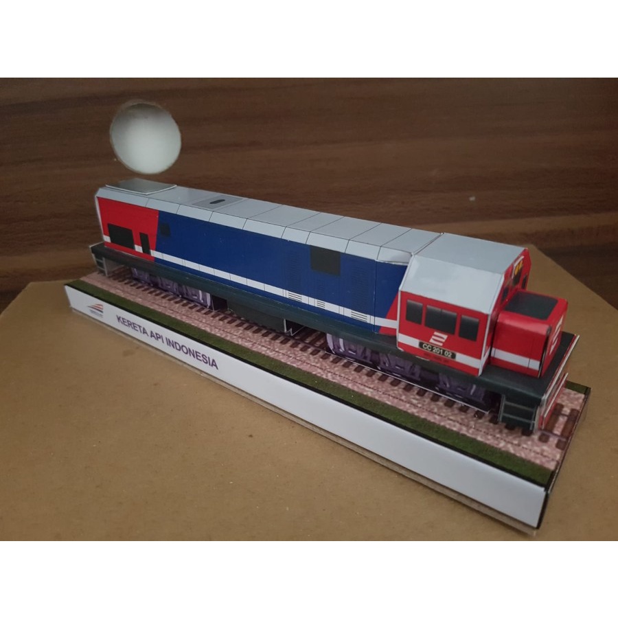 Jual Miniatur papercraft Kereta api kertas CC201 merah biru | Shopee ...