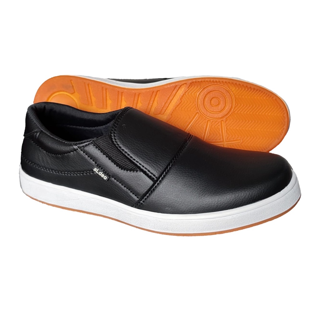 Jual Sepatu Slip On Pria Casual Tanpa Tali Aldhis S20 Hitam Putih Buat ...