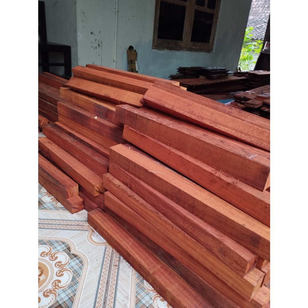 Jual Kayu rengas merah ukuran 1,5cm x 10cm x 80cm dan 4cm x 10cm x 30cm ...