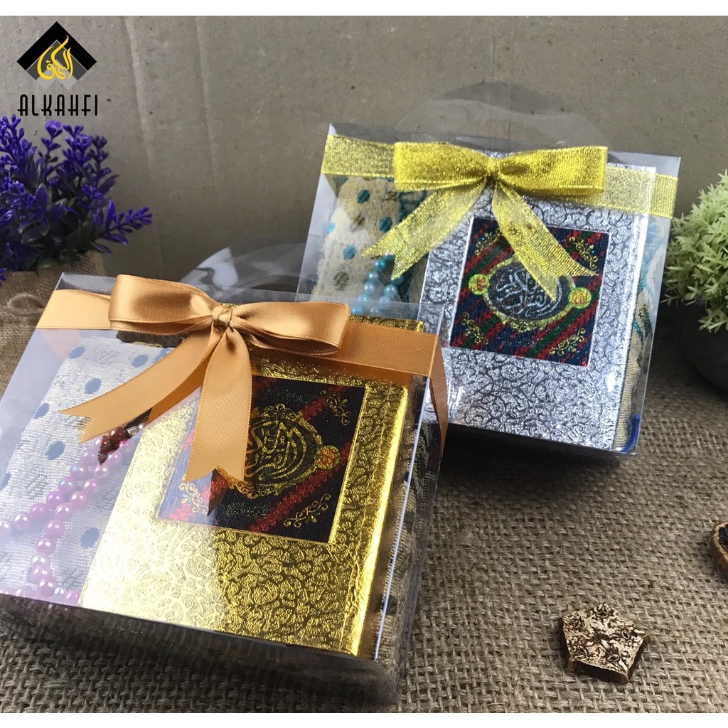 Jual Souvenir Sajadah Travel Besar & Al Quran Kecil Terjemah - Packing ...