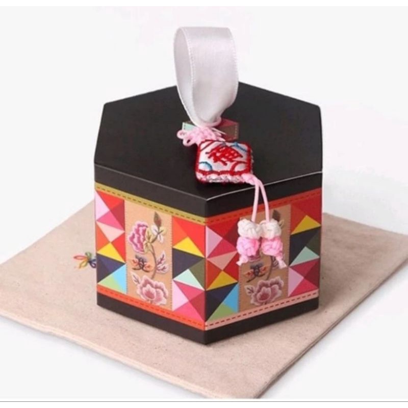 Jual KOREAN HEXAGONAL GIFT BOX/ KOTAK KADO KARTON PERMEN WEDDING / KARTON BOX CANTIK SAKURA ...