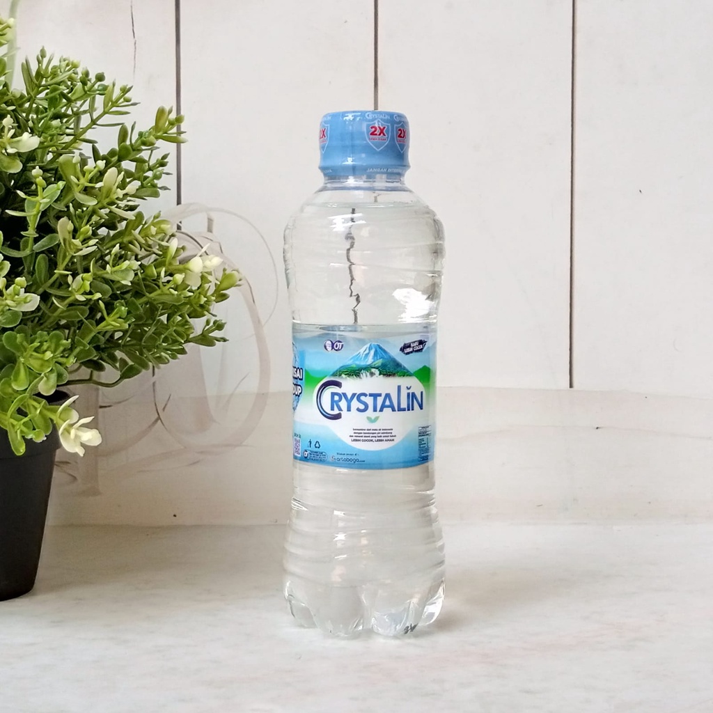 Jual Crystalin Air Mineral Kemasan Botol 330ml | Shopee Indonesia